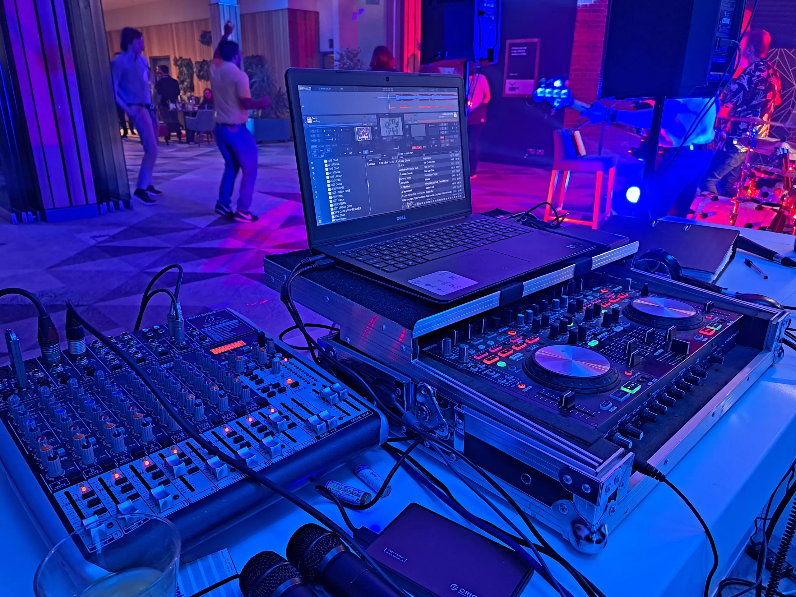 Mobile Dj Services Company Buckinghamshire, Milton Keynes | Nightlife ...